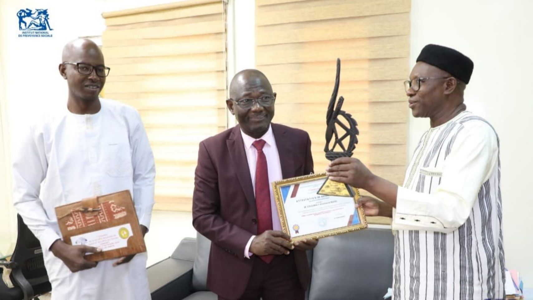 Reconnaissance de mérite : La SOMASST décerne une attestation de ...